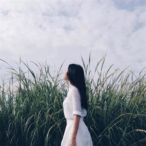 側臉背影女生頭像快進來收圖啦 每日頭條