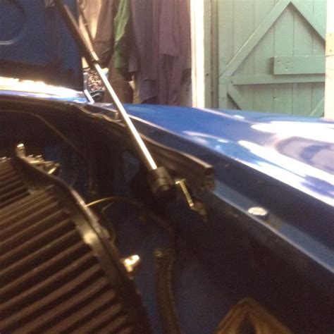 Gas Struts For Bonnet And Boot Mgb And Gt Forum The Mg Experience