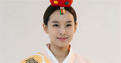 조윤희 이동건 열애설 속 근황 공개…20대 아니야