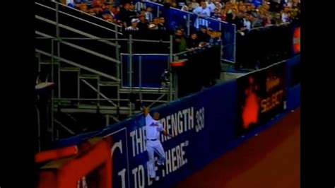 Watch Endy Chavez Goes To The Apex Of His Leap And Catches It In The