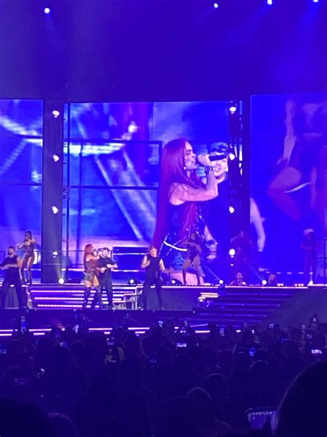 Ghim Của Mayra Covarrubias Trên Strip Love Tour Karol G ️