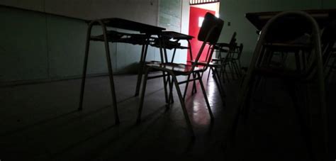 Padres Fueron Descubiertos Teniendo Sexo Oral En Un Aula De Escuela Argentina Destacados