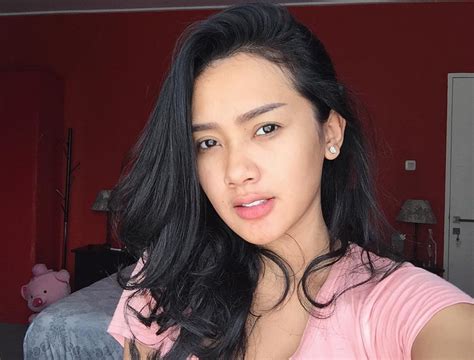 Koleksi Foto Cita Citata Tanpa Make Up Blue Sand