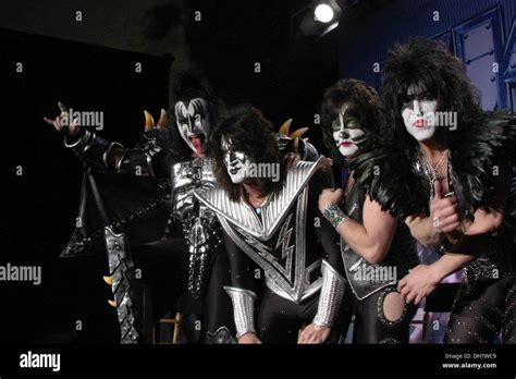 Tommy Thayer Gene Simmons Eric Singer Paul Stanley Of Kiss Motley Crue