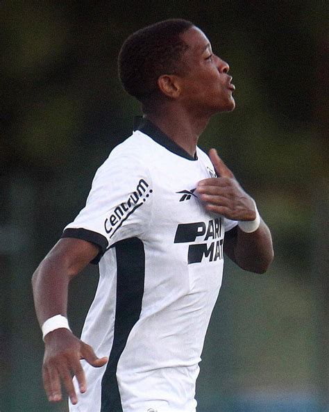 Botafogo vence Sampaio Corrêa RJ por 2 a 1 gol nos acréscimos O Tempo