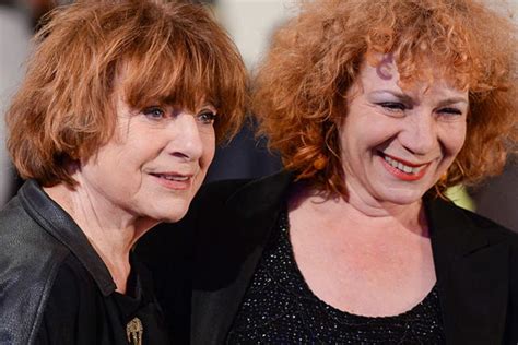 Keine Geldsorgen Schauspielerin Nina Hoger Hört Auf Mama Damit Das So