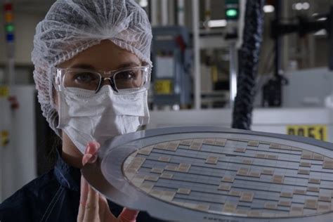 Report Ibm Plans Us730 Million Canadian Chip Expansion