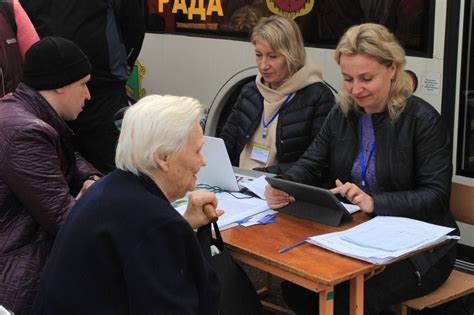 Продовжується ліквідація наслідків ракетного удару по запорізьких багатоповерхівках Офіційний