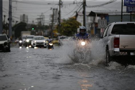 Alertan Sobre El Paso De Onda Tropical Sobre Panamá