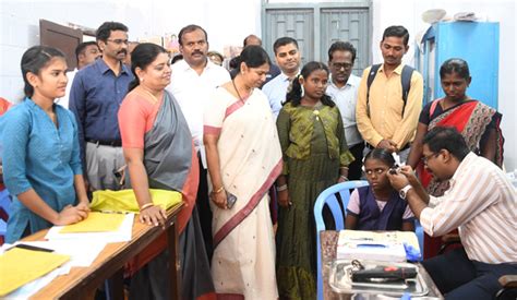 தேர்தல் நேரத்தில் சிலிண்டர் விலை குறைப்பு கனிமொழி எம்பி குற்றச்சாட்டு