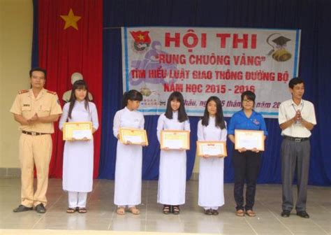 Trường THPT Tân Châu tổ chức Hội thi Rung chuông vàng tìm hiểu Luật giao thông đường bộ năm học