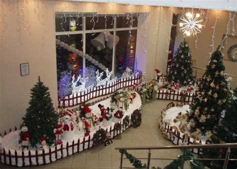 Как лучше всего украсить школу к Новому 2018 году