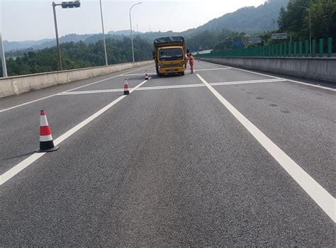 道路划线如何施工？ 美恩标线