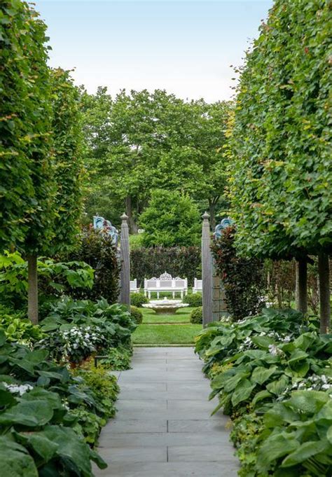 Step Inside Liz Lange S Glamorous Restoration Of Grey Gardens Grey