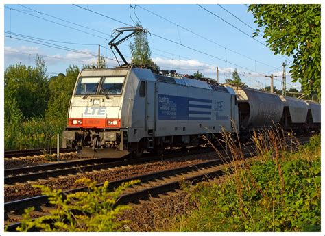 Die E 186 238 der LTE Logistik- und Transport- GmbH mit einem ...