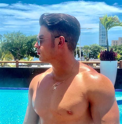 Edwin Mora 🌴🌴🌴🌞 Top Model Fitness Strong Edwinmora