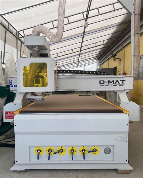 Cnc รุ่น D1 1325 D Mat เครื่องจักรงานไม้ หน้าบาน Cnc