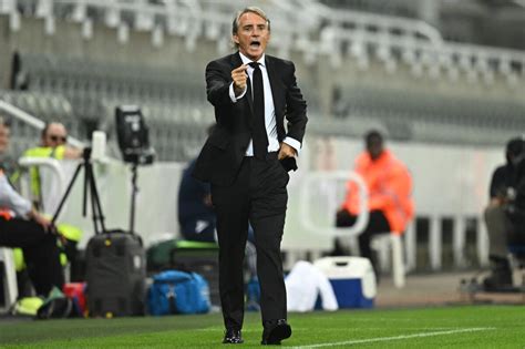 مانشيني يبدأ ثورة تكتيكية وبدنية في المنتخب السعودي اندبندنت عربية