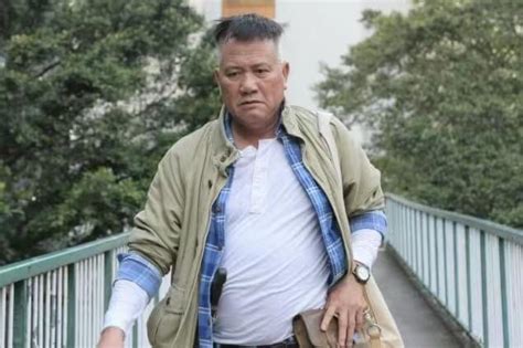 患糖尿病仍放縱，64歲萬梓良親吻、怒罵粉絲、走路要人扶 每日頭條