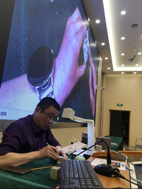 泰州校区举办“方寸乾坤大——走进篆刻”专题讲座