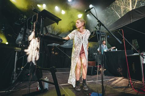 Hungarian Singer Deva Wins Music Moves Europe Award