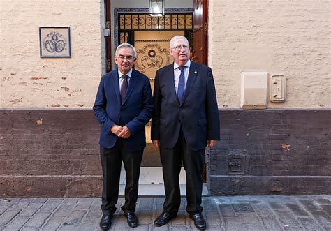 José Joaquín León «uno No Puede Empezar A Escribir El Pregón De Sevilla Hasta Que No Se Siente