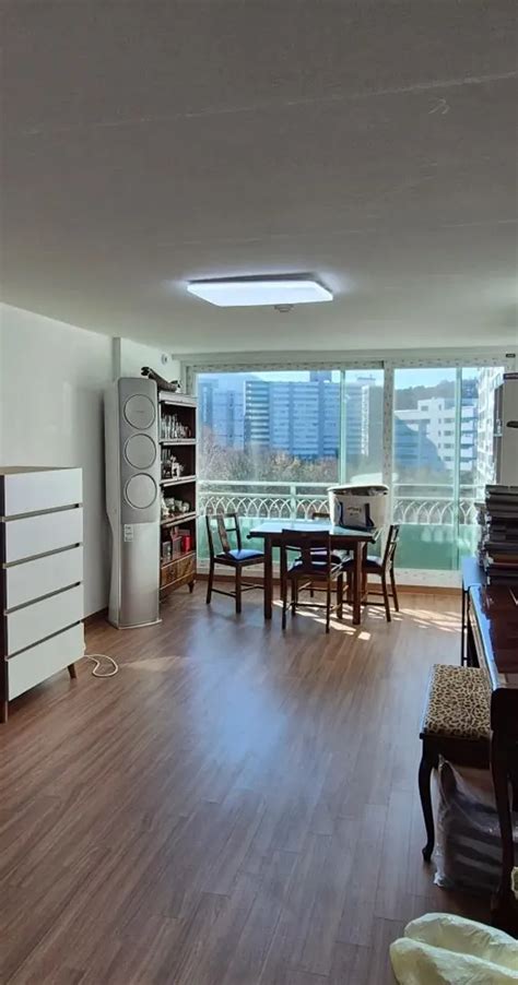 에어컨 설치에 무지해서 사전에 잘못된 정보를 알려드리며 예약 잡았는데 와서 현장 확인하시고 상세히 설명해주며 프로답게 척척 진행해주셨습니다 에어컨 설치하면 먼지가 많이