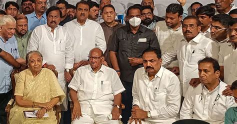 Sharad Pawar म्हणून शरद पवारांनी राजीनाम्याचे अस्त्र उपसण्याची खेळी