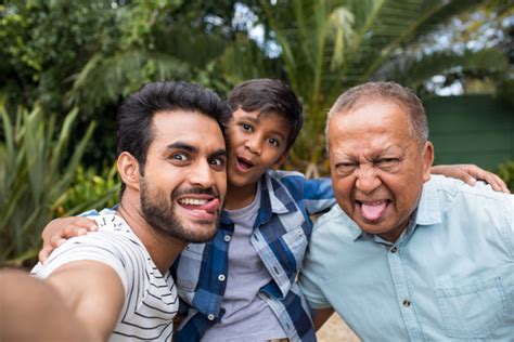 家庭合照图片素材 家庭合照设计素材 家庭合照摄影作品 家庭合照源文件下载 家庭合照图片素材下载 家庭合照背景素材 家庭合照模板下载 搜索中心