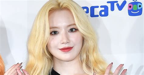 여자아이들 슈화 시선 빼앗는 미소 포토엔hd