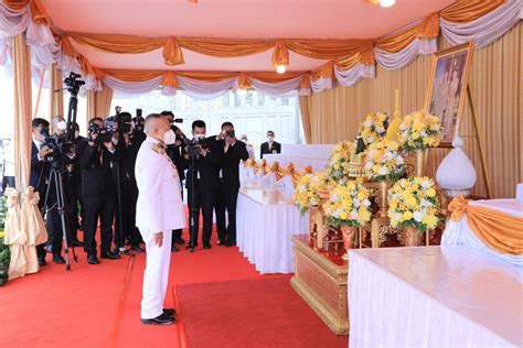 โปรดเกล้าฯ พล อ อ สถิตย์พงษ์ สุขวิมล ออกรับเครื่องราชสักการะและพานพุ่มถวายพระพรชัยมงคล สยามรัฐ