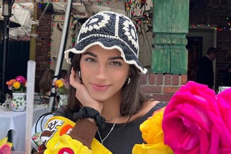 Mar De Regil La Hija De Bárbara De Regil Vende Pinturas En Miles De