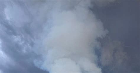 붉은 용암과 화산재 내뿜는 하와이 마우나 로아 화산