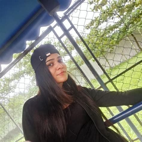 Pratiksha Ruthe Medium