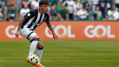 Atlético Mg Encaminha A Contratação De Renzo Saravia Ex Botafogo