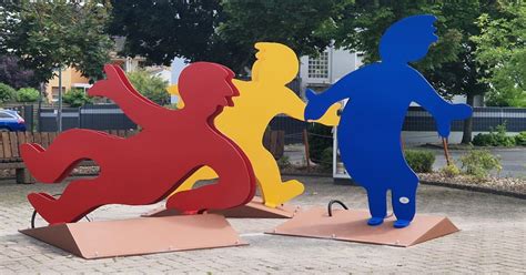 Neue Wahrzeichen In Hasselroth Finden Ihre Plätze Gemeinde Hasselroth