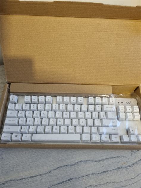 Satıldı: Logitech K835 TKL Eng Red Switch - Beyaz | Technopat Sosyal