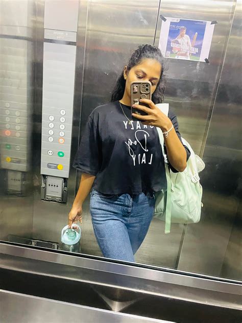 Shashini Liyanage Added A New Photo Shashini Liyanage