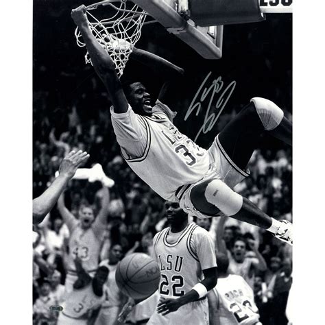 Shaquille Oneal Lsu Autographed Bandw Dunk 16x20 Photo Lsu Shaquille