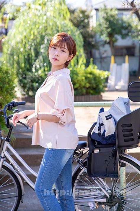 [stars 808] 保育園に子供を送ってから迎えまでの8時間…長男のサッカースポ少のコーチと、不倫セックスしまくっている絶倫ママチャリ妻