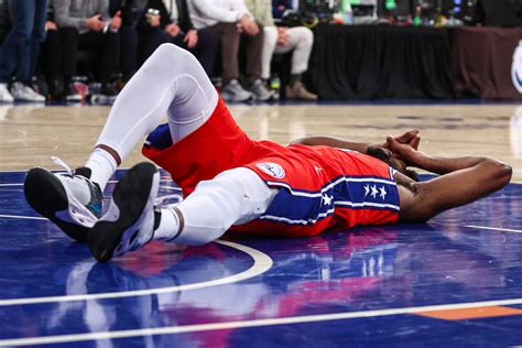 Joel Embiid Vit Un Début De Saison à Oublier