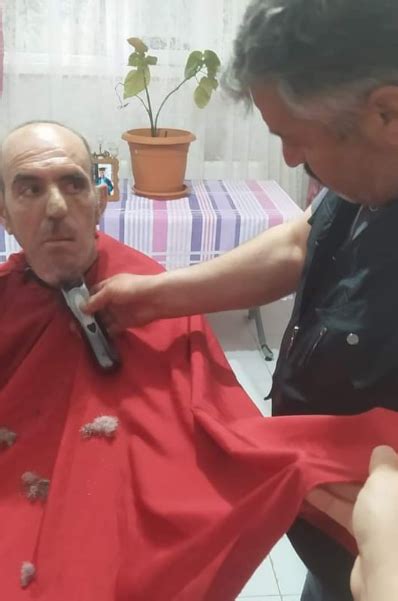 Muhtar Adayı Cengiz Daşkesen den Berbere Gidemeyen Hastalar İçin Ücretsiz Ev Tıraşı Kapadokya