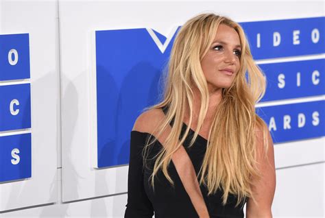 Framing Britney Spears Director Britney 100 Percent Deserves To Be Mad