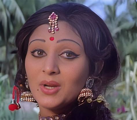 Unnimary Deepa In Thacholi Ambu Unnimary Deepa Flashback