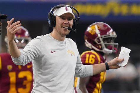 Usc Coach Lincoln Riley Must Fix Trojans Defense In 2023 Los Angeles