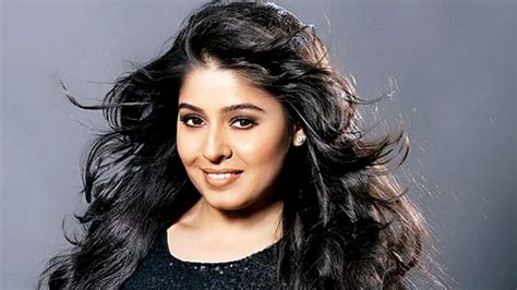 15 Best Indian Female Singers Voices That Mesmerise