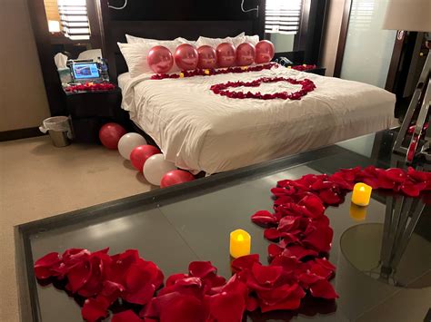 Romantic Decorating Hotel Room For Valentines Day To Surprise Your Loved One