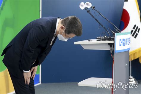 더불어민주당 이재명 대선 후보가 26일 오전 서울 여의 오마이포토