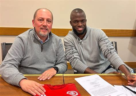 Internacional Anuncia Contratação Do Atacante Enner Valencia Portal Norte