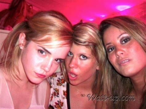 Emma Watson Drinking Beer With Her Friends And Looking Very Sexy Porn